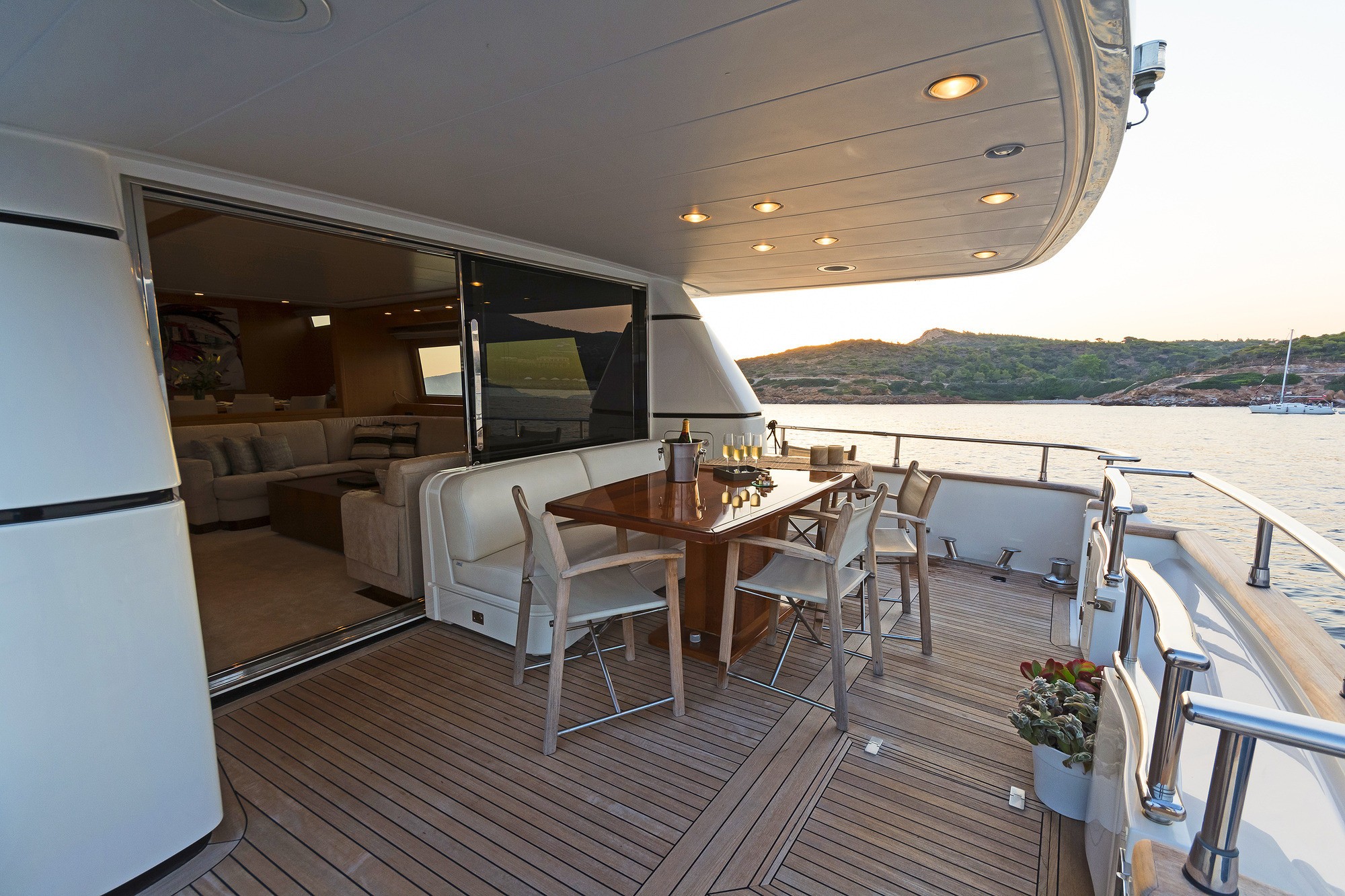 Yacht FOS, Sanlorenzo | CHARTERWORLD Luxury Superyacht Charters